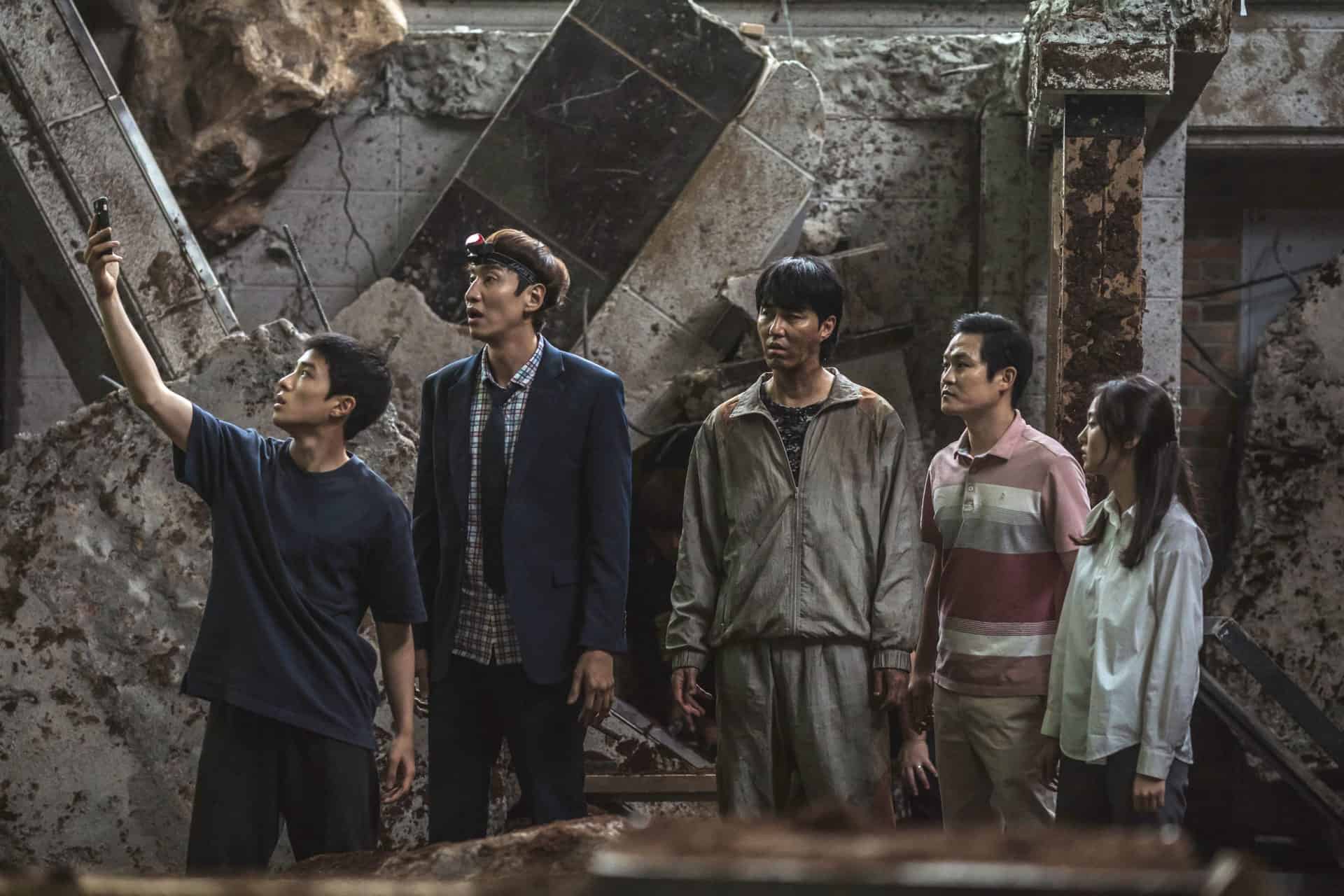 รีวิว Sinkhole: หลุมระทึก ตึกถล่ม ใต้กรุงโซล – KWANMANIE
